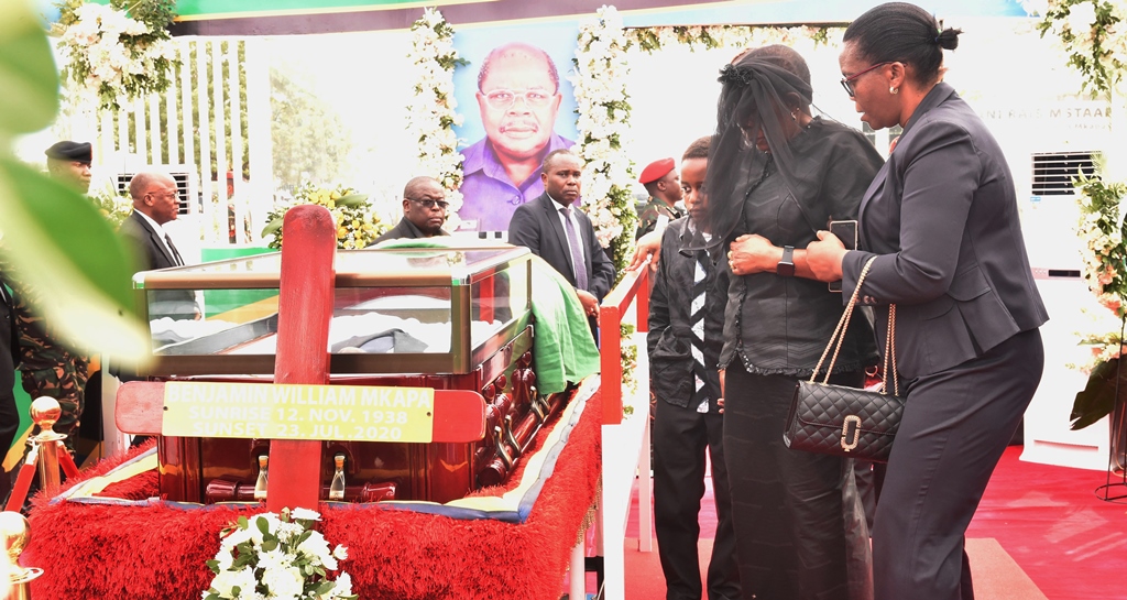 Mkapa Spread Leadership Wings Beyond Borders | Embassy of Tanzania in ...